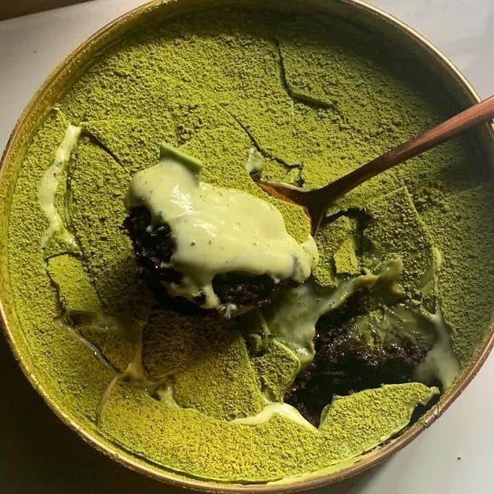 Matcha Dreamcake and Dark chocolate Dream cake, Food & Drinks, Local ...