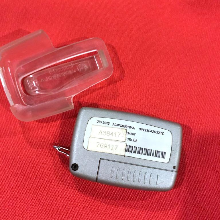 Motorola Pager (silver) from the mid/late 90s with holster - DOES NOT ...