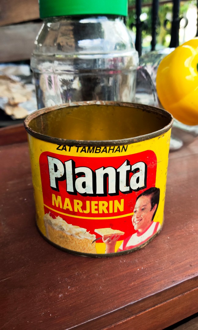 Tin Planta lama #12, Hobbies & Toys, Collectibles & Memorabilia ...