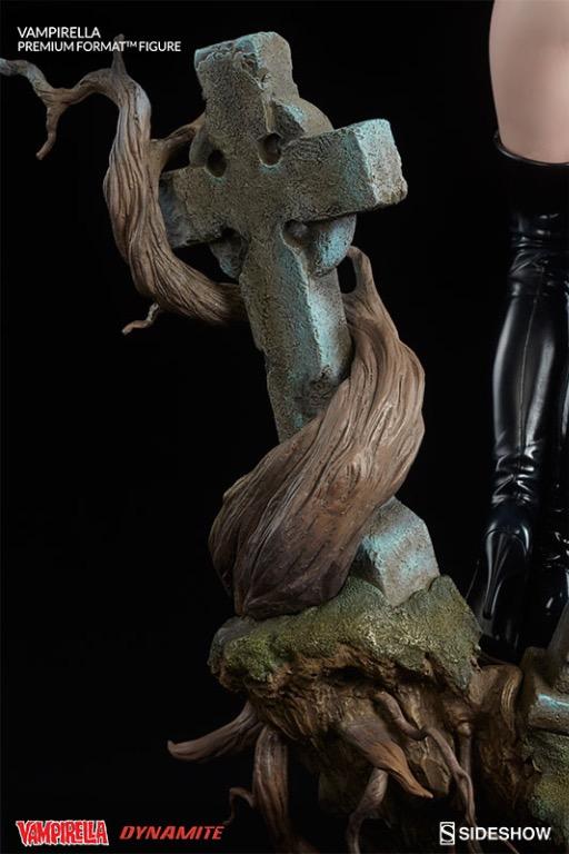 Vampirella Premium Format Figure (Exclusive) by Sideshow, 興趣及遊戲, 玩具 ...