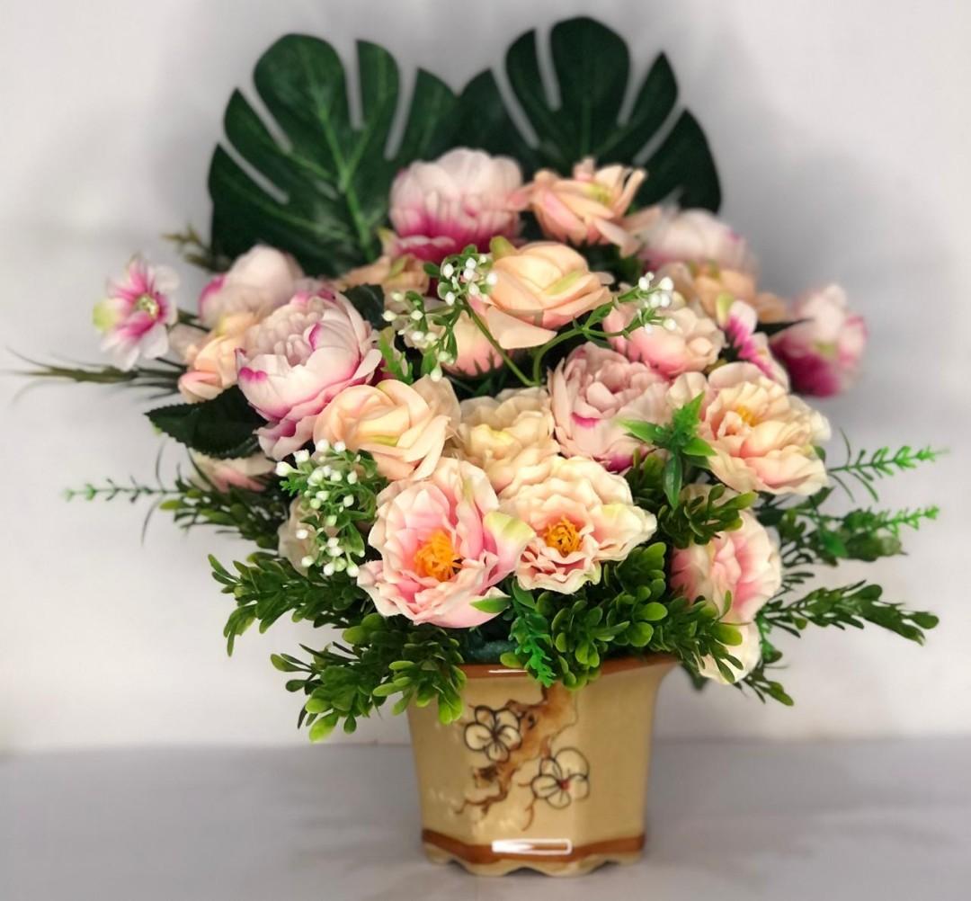 Bunga Plastik, vas, Desain & Kerajinan Tangan, Karya Seni di Carousell