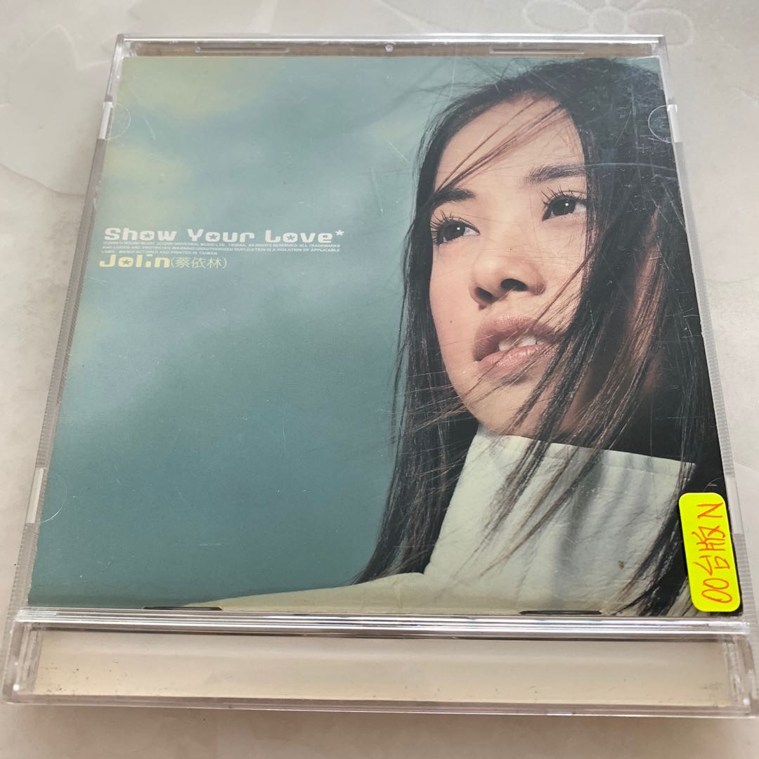 Jolin Tsai 蔡依林 Show Your Love 2000 台版 CD, Hobbies & Toys, Music & Media, CDs & DVDs on Carousell
