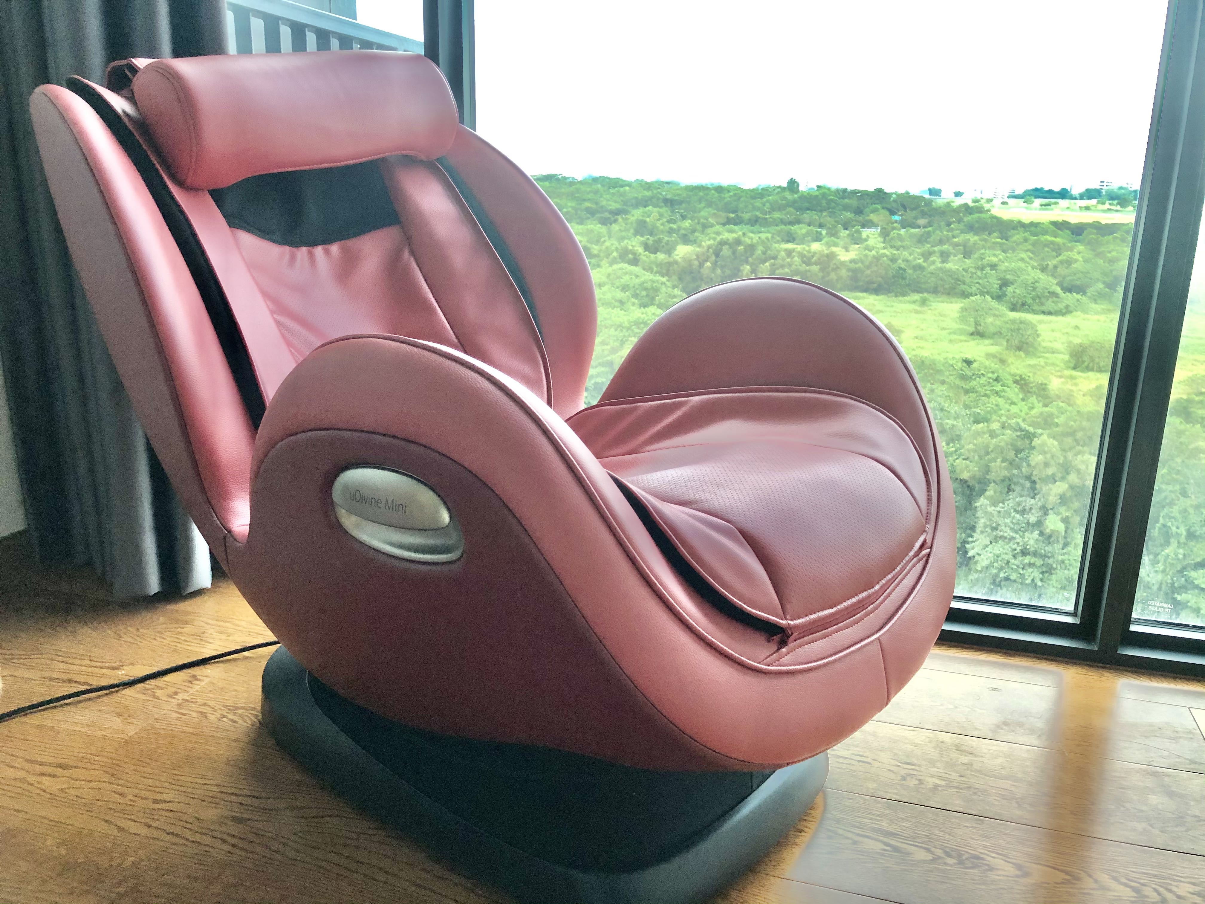 Osim uDivine Mini Massage Sofa, Furniture & Home Living, Furniture ...