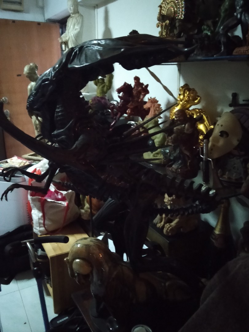 Alien Queen statue, Toys & Games, Bricks & Figurines on Carousell