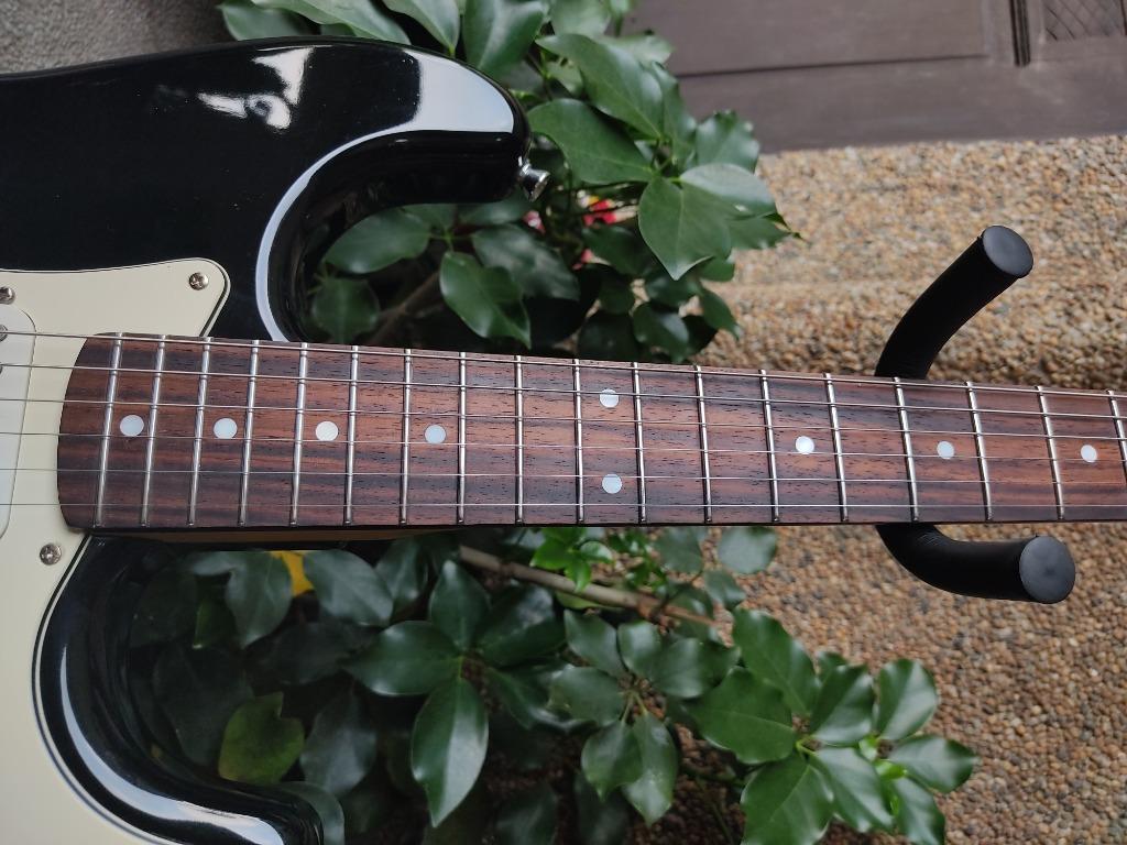 Fender Squier SE Stratocaster (Upgraded), Hobbies & Toys, Music & Media ...