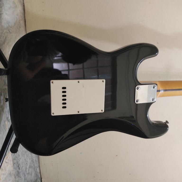 Fender Squier SE Stratocaster (Upgraded), Hobbies & Toys, Music & Media ...