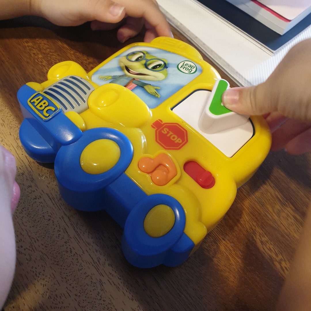 Leapfrog alphabet bus, Hobbies & Toys, Toys & Games on Carousell