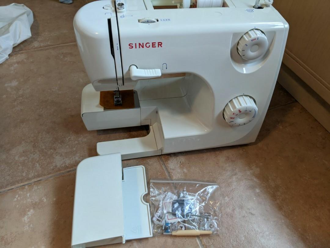 Singer Sewing Machine Model 8280 Basic Sewing Machine, Hobbies & Toys ...