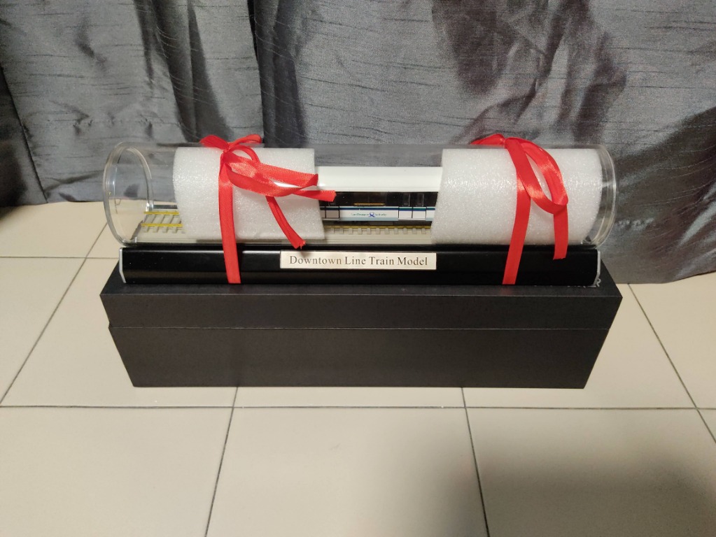 Downtown Line Knackstop Bombardier Movia C951 MRT Train Model, Hobbies ...
