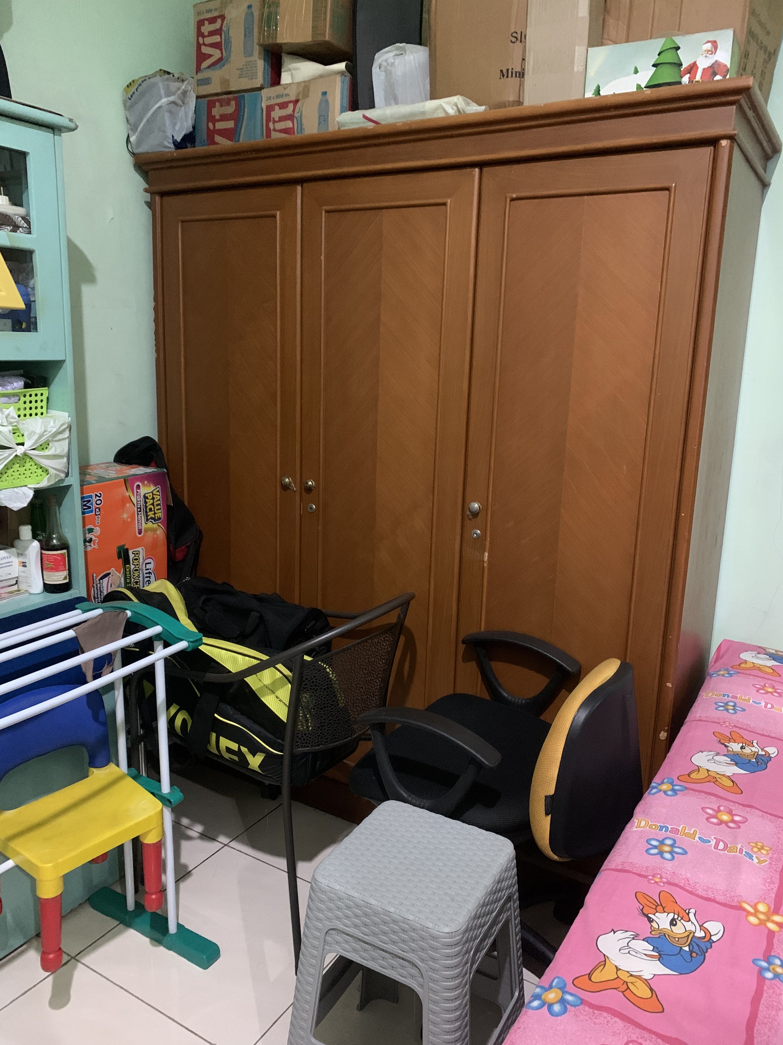 Lemari Pakaian Kayu, Perabotan Rumah di Carousell