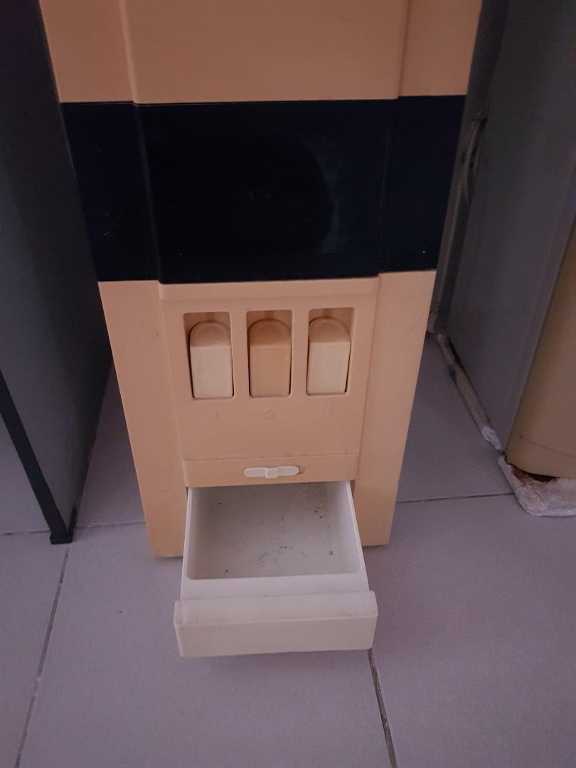 Rice dispenser kyowa 50kilos, Furniture & Home Living, Kitchenware ...