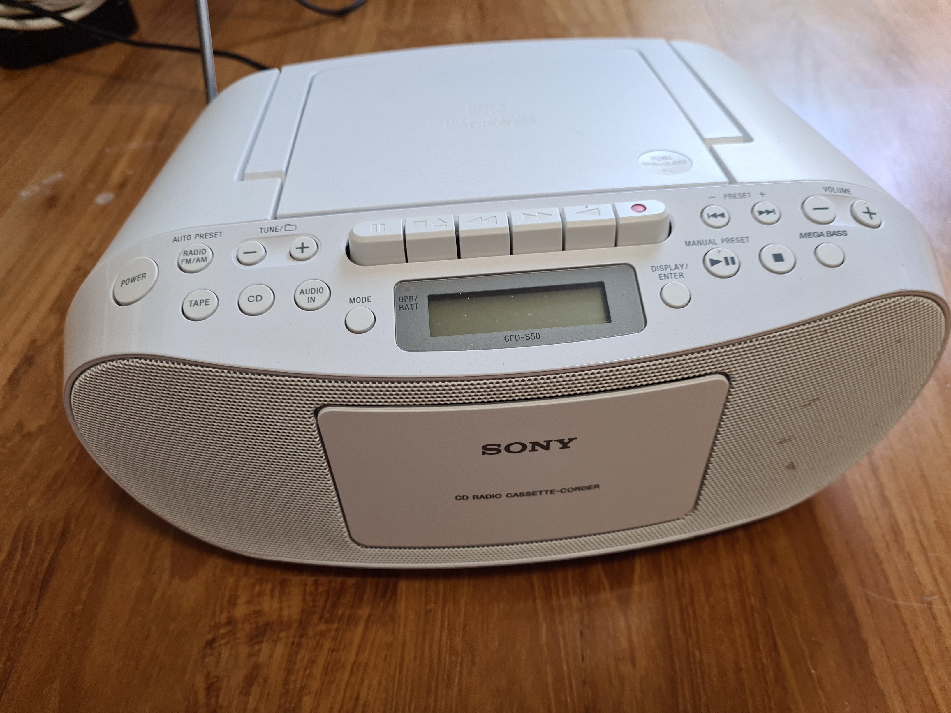Sony radio, Audio, Portable Music Players on Carousell