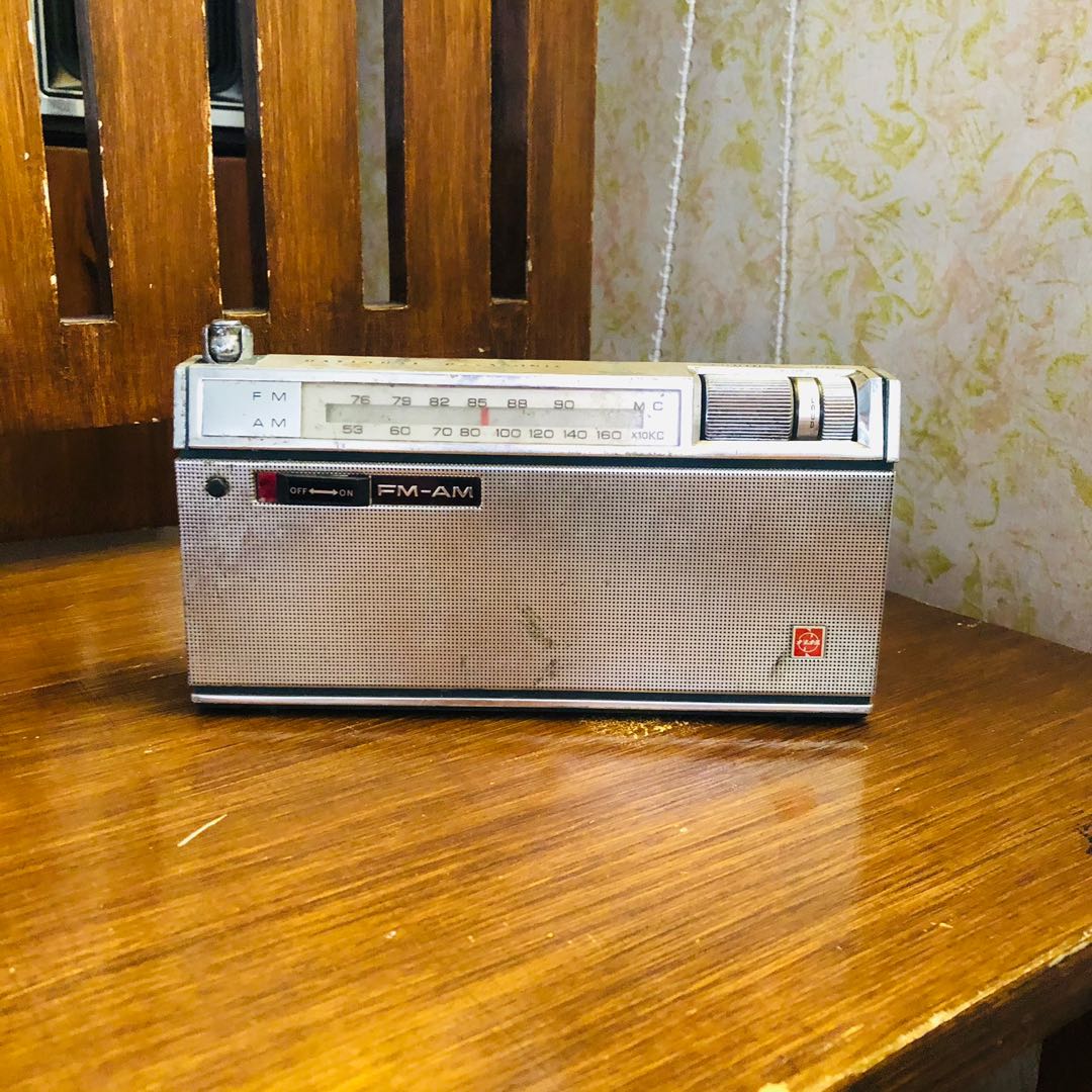 Vintage transistor national, Audio, Portable Music Players on Carousell