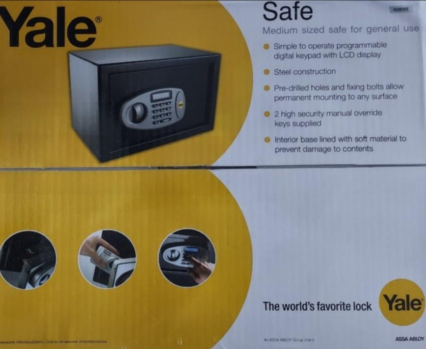 Yale Safe (Medium, Digital), Furniture & Home Living, Bathroom ...
