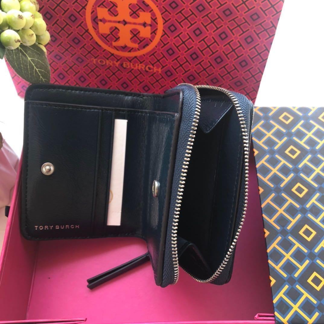8858 ToryBurch latest blasting crack wallet, Luxury, Bags & Wallets on ...