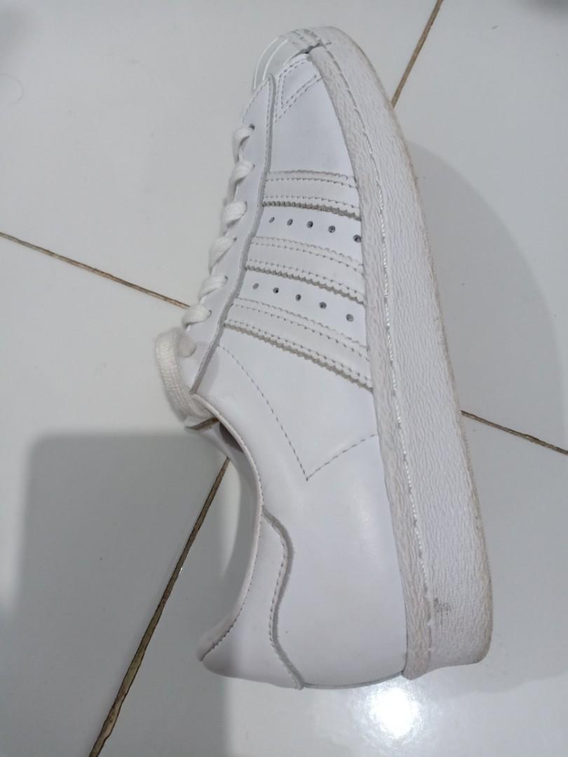 Adidas putih, Fesyen Wanita, Sepatu di Carousell