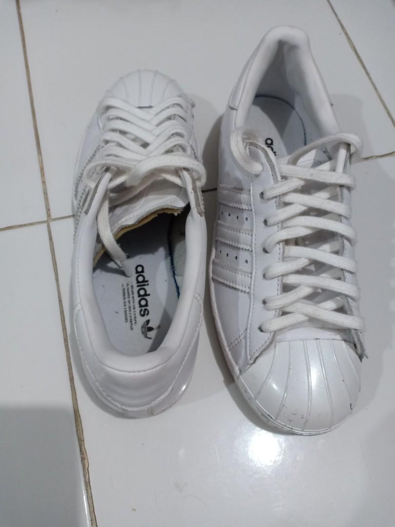 Adidas putih, Fesyen Wanita, Sepatu di Carousell
