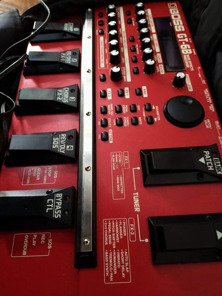 BOSS GT-6B Bass effects processor, Hobbies & Toys, Music & Media, CDs ...