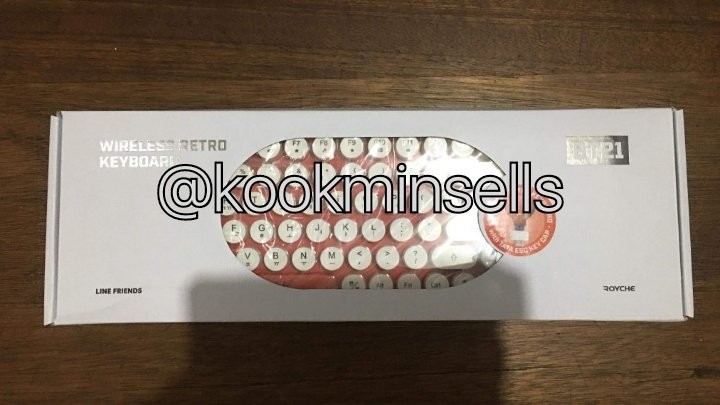 BT21 Tata Wireless Retro Keyboard, Hobbies & Toys, Memorabilia ...
