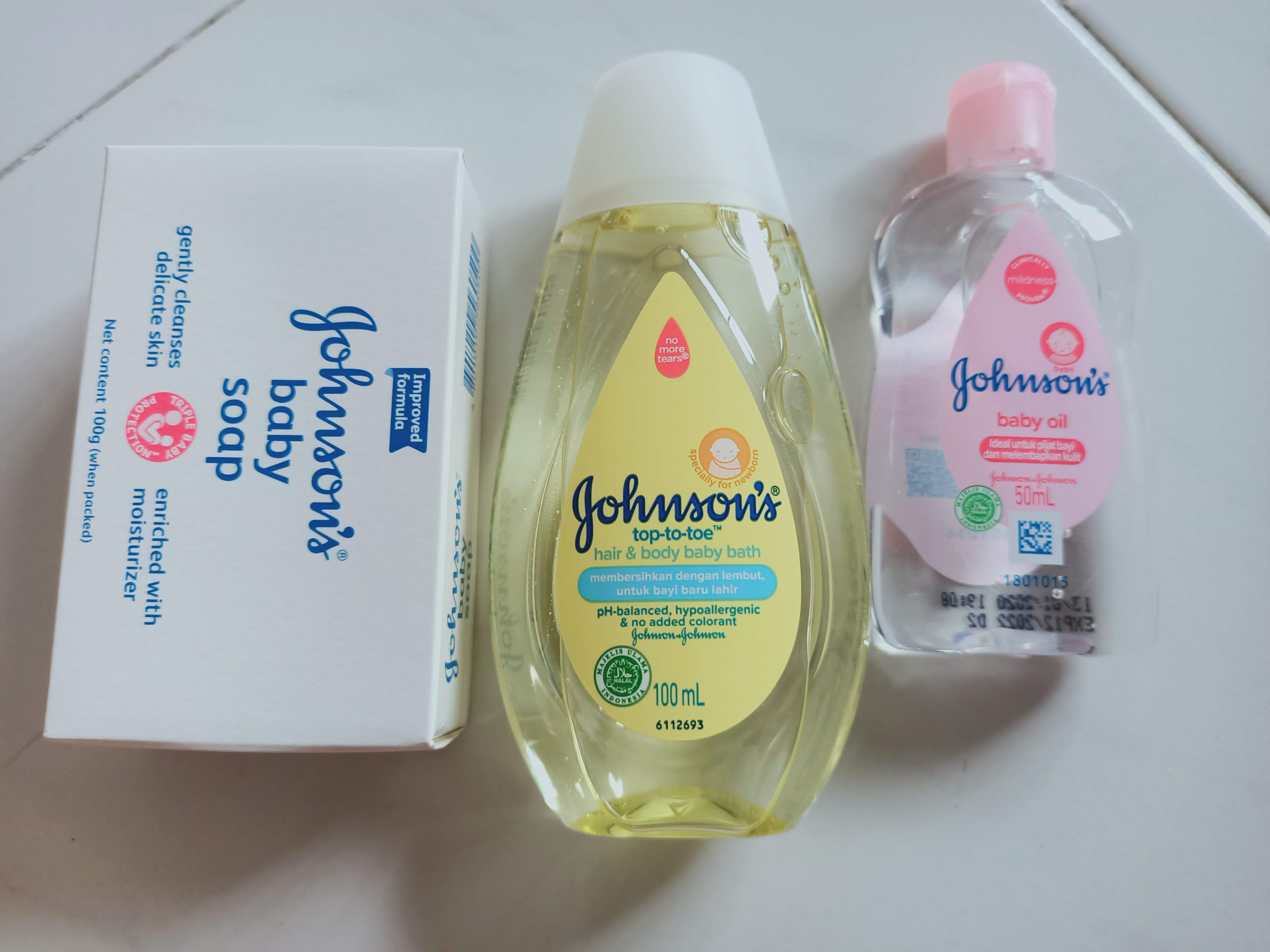 Johnson's baby kit, Beauty & Personal Care, Bath & Body, Body Care on ...