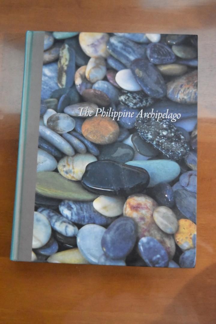 Kasaysayan: The Story of the Filipino People, Hobbies & Toys, Books ...