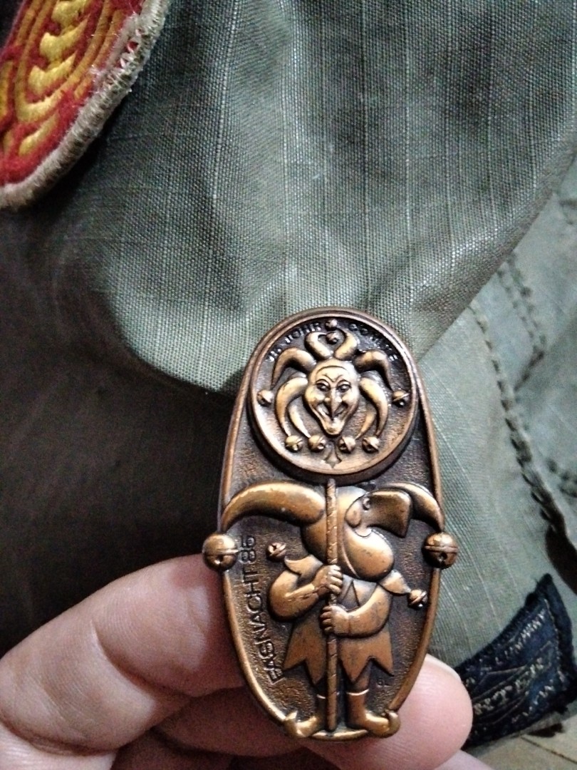 Vintage Felix Muller badge pin, Hobbies & Toys, Memorabilia ...