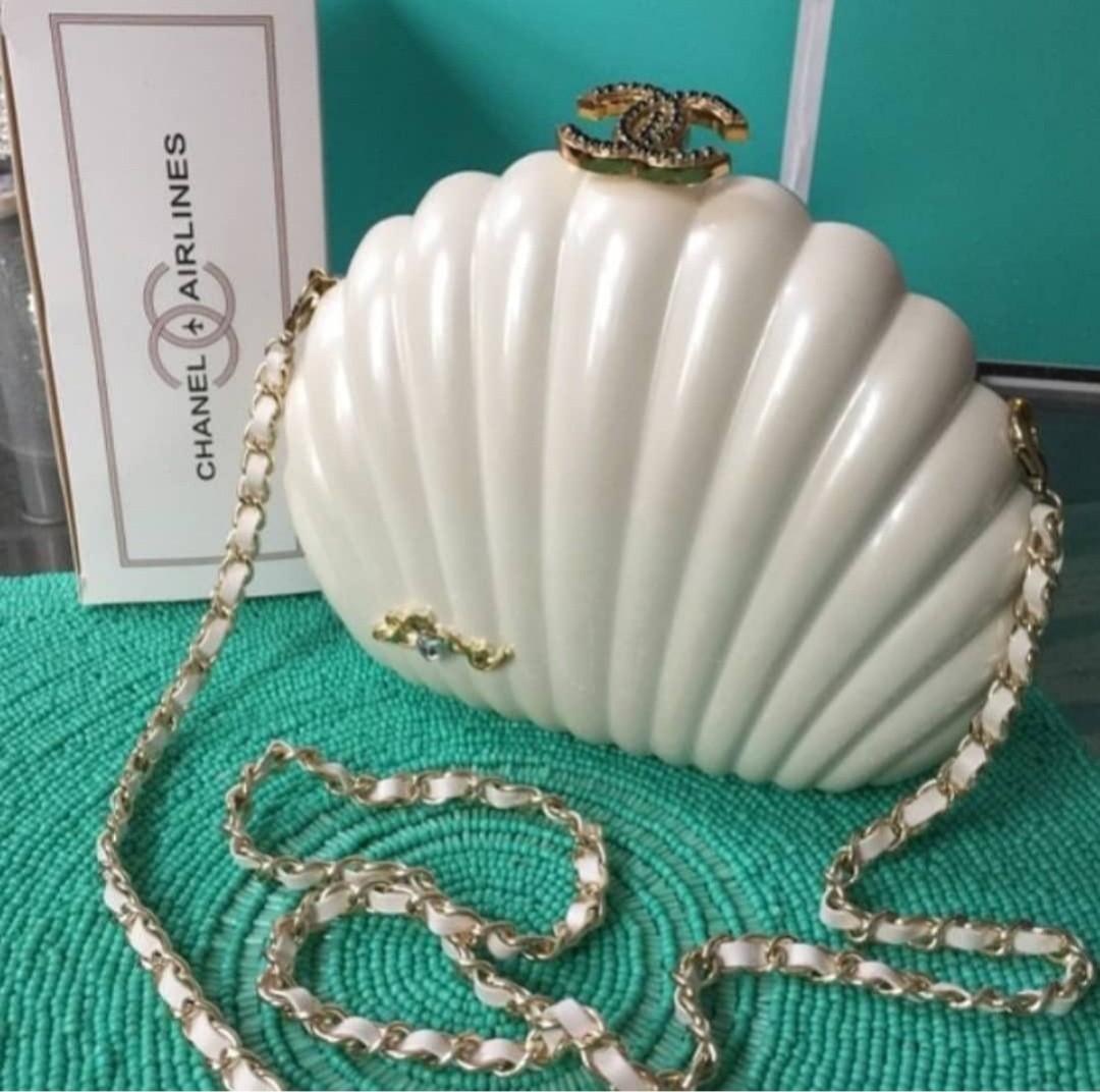 on hand chanel shell clam clutch sling bag with box, Women's Fashion ...