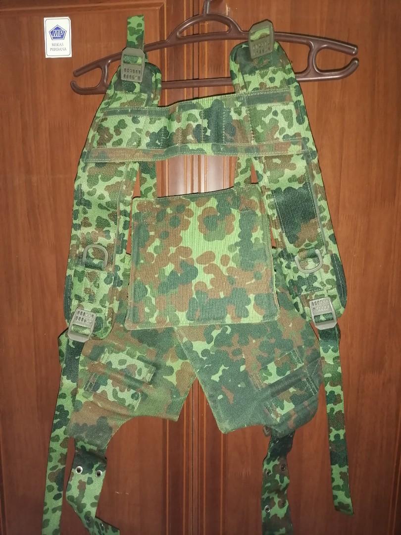 Belgium paratrooper Flecktarn Camo Harness Set, Men's Fashion, Bags ...