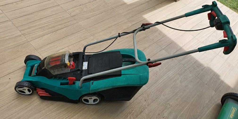 BOSCH ROTAK 34LI Battery Cordless Mower, Furniture & Home Living ...