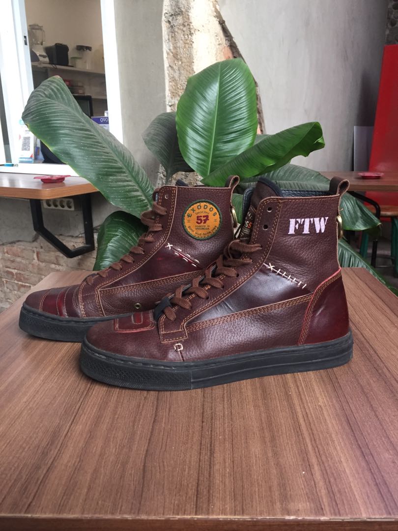 Exodos 57, Fesyen Pria, Sepatu , Sepatu Boot di Carousell