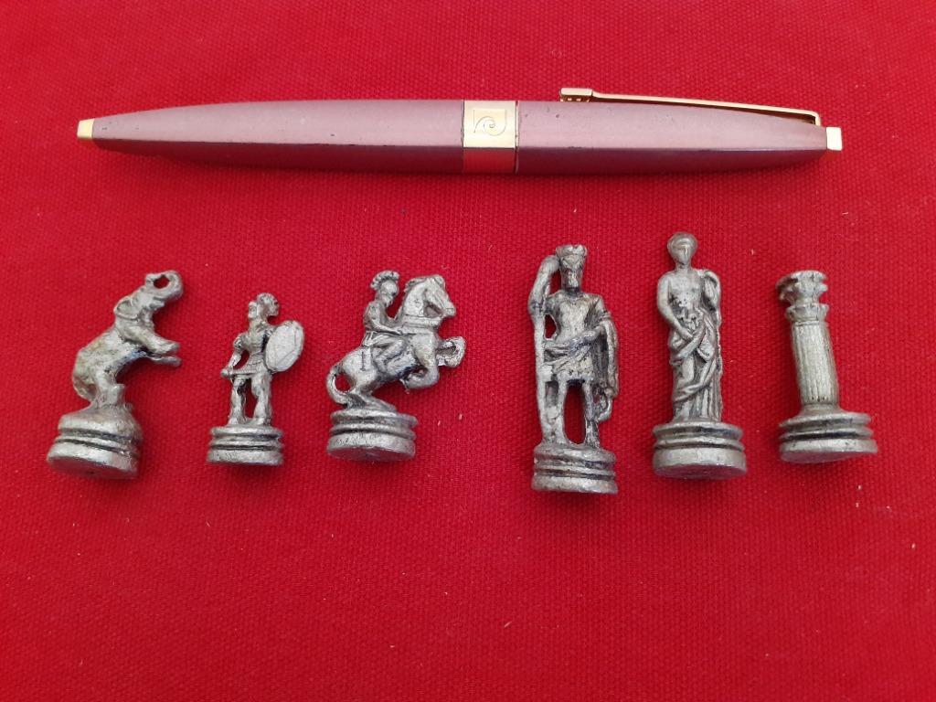 Greek/Roman Army Chess Set, Hobbies & Toys, Memorabilia & Collectibles ...