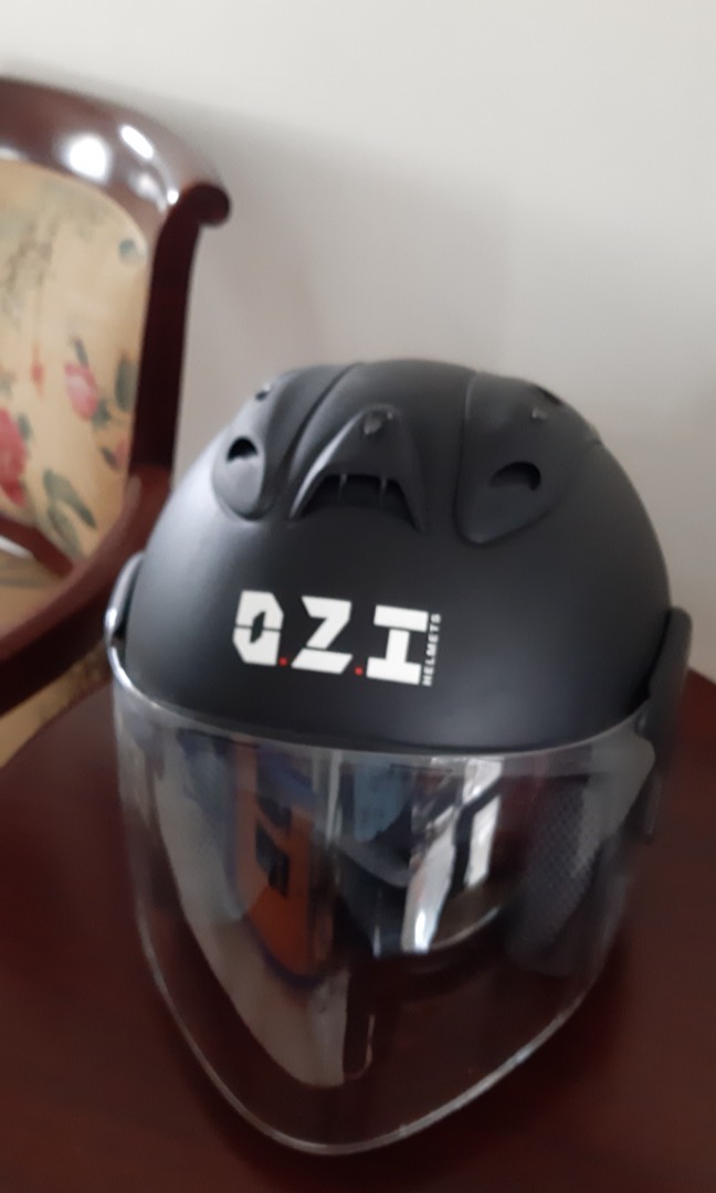 OZI Helmet, Motorcycles, Motorcycle Apparel on Carousell