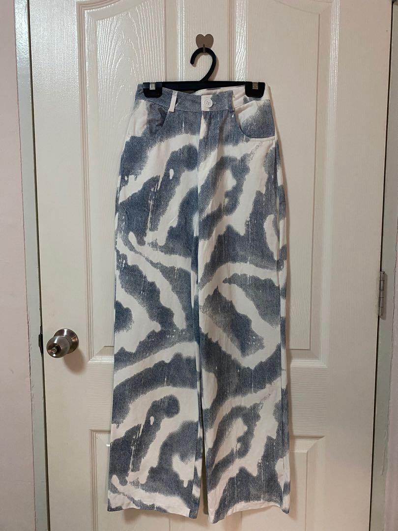 PAINT SPLASH JEANS, Women's Fashion, Bottoms, Other Bottoms on Carousell