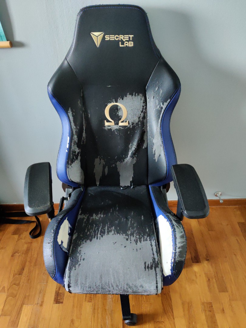 SecretLab Omega chair, Health & Nutrition, Massage Devices on Carousell
