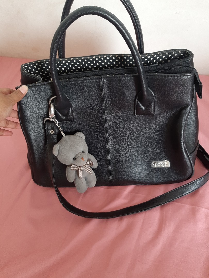 Tas Hitam Rumah Warna, Fesyen Wanita, Tas & Dompet di Carousell