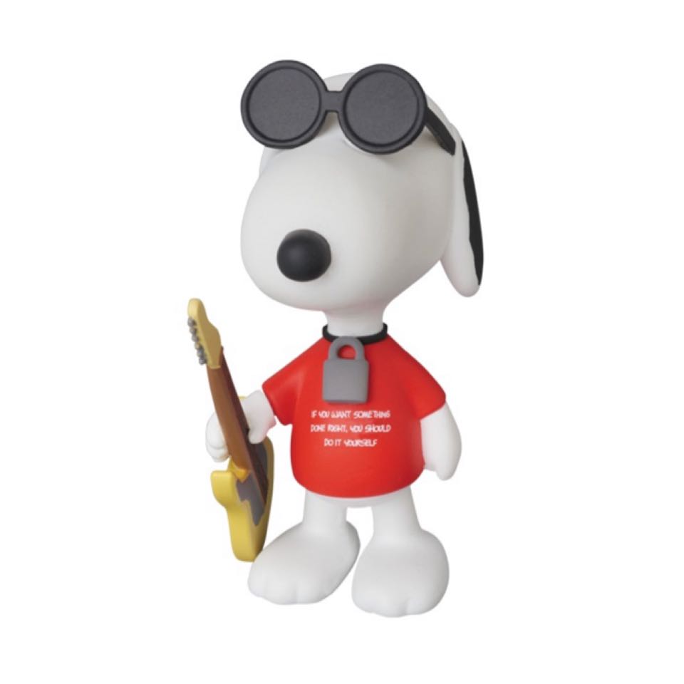 UDF Peanut series 4 Punk Snoopy, Toys & Games, Bricks & Figurines on ...