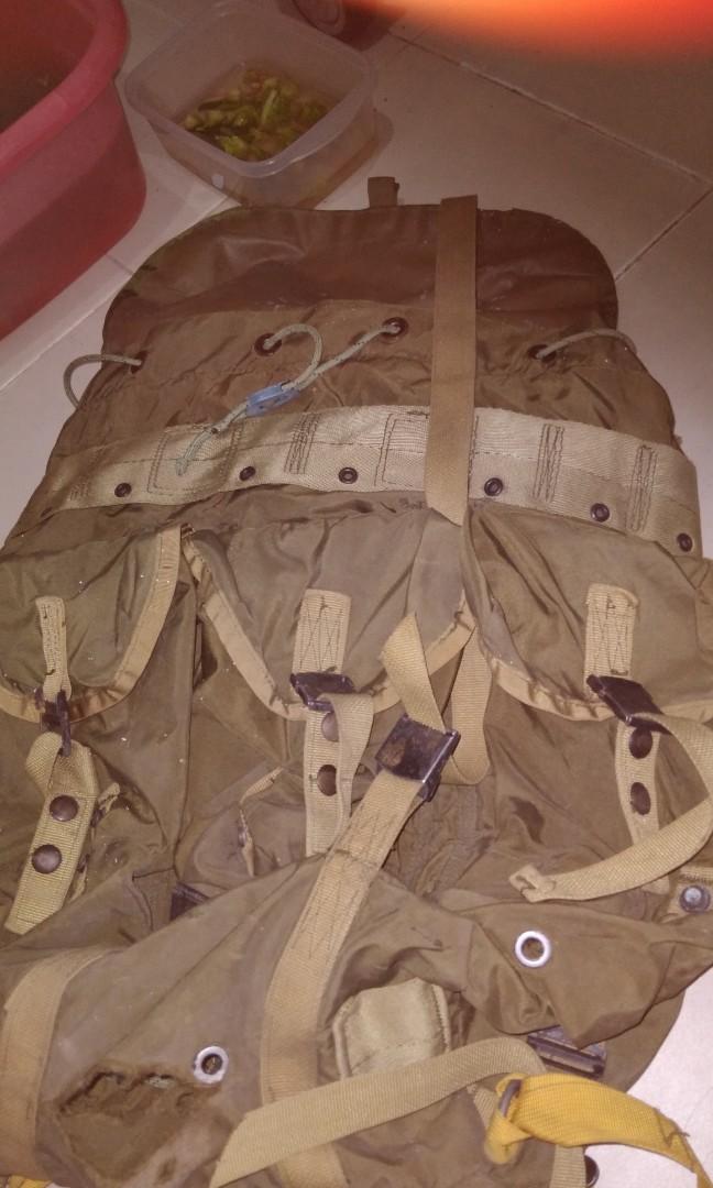 US Army Alice pack, Men's Fashion, Bags & Wallets, Backpacks on Carousell
