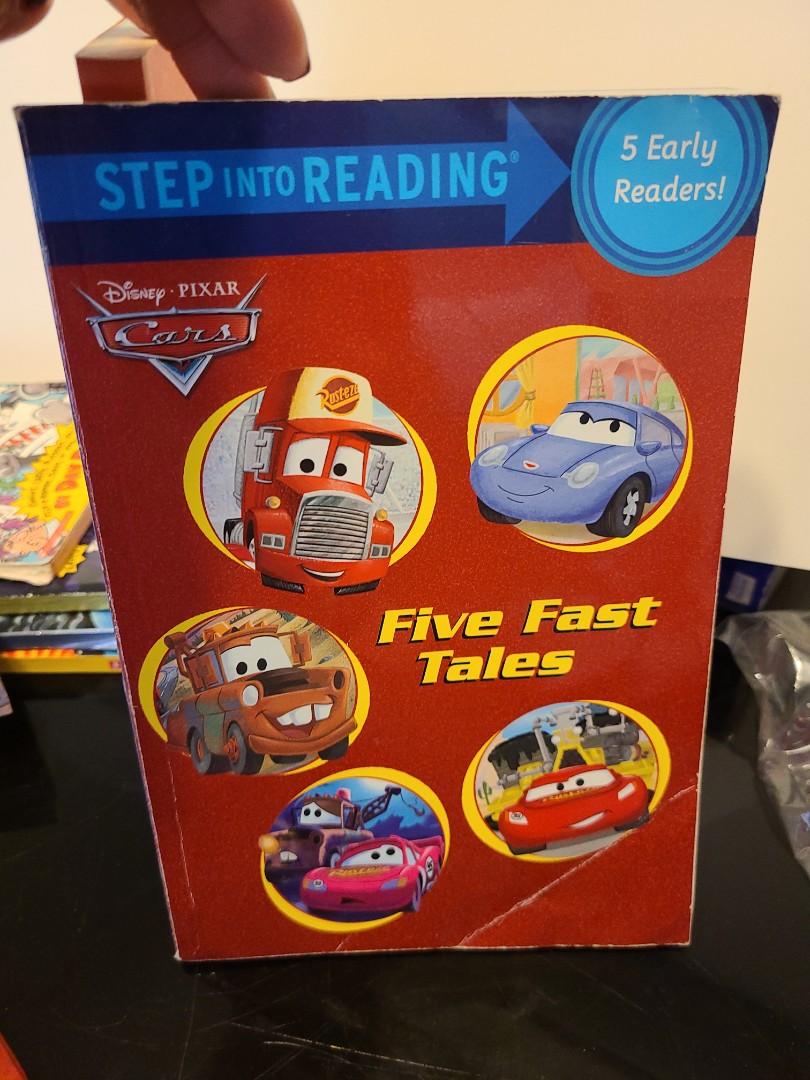 反斗車王 disney pixar cars story book FIVE FAST TALRS, 興趣及遊戲, 書本 & 文具, 小說及非 ...