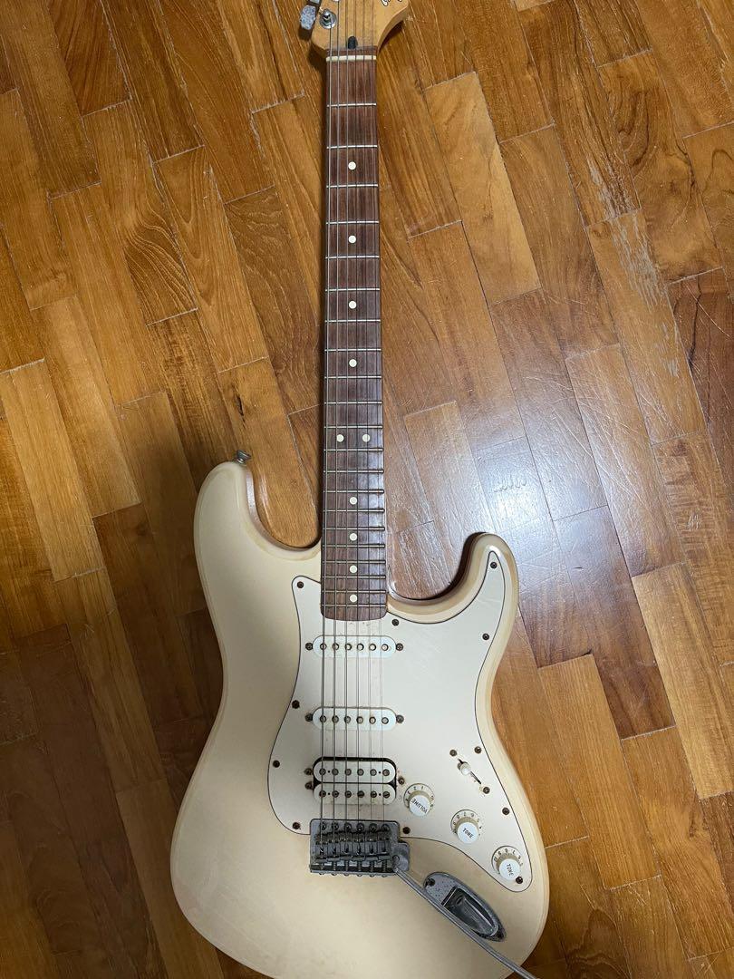 Fender cream white strat, Hobbies & Toys, Music & Media, Musical ...
