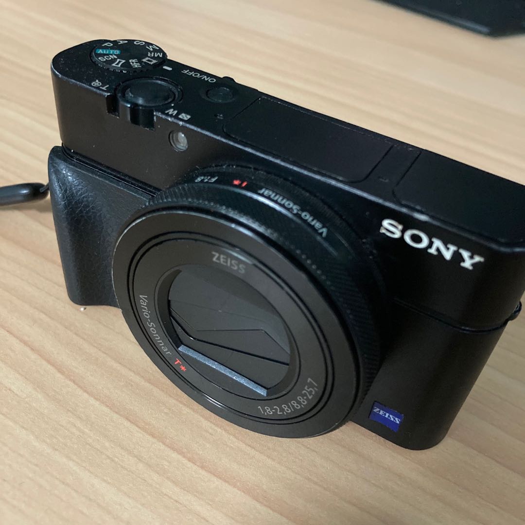 Sony RX100 MK IV, Photography, Cameras, Digital Cameras on Carousell