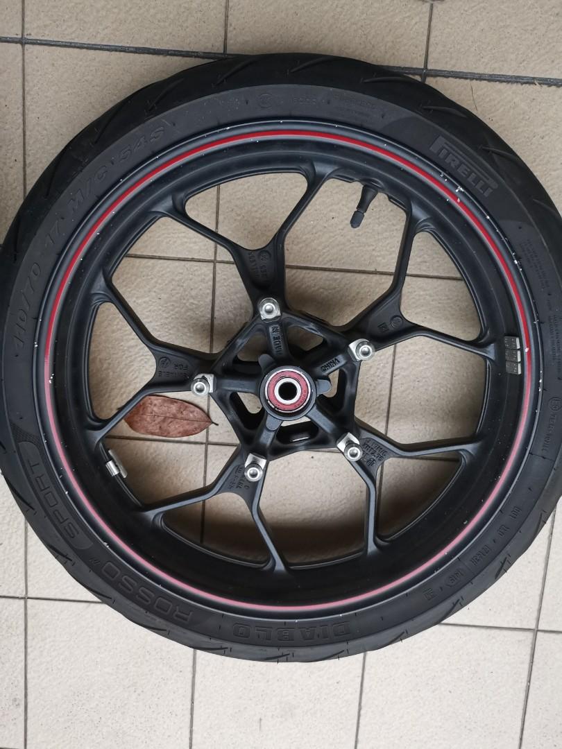 Yamaha r25 stock rims black 150/60/17 & 110/60/17, Auto Accessories on ...