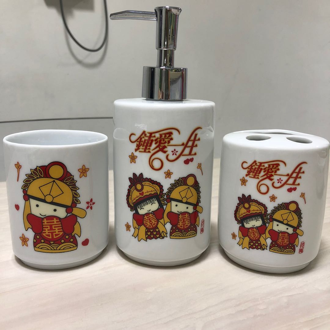 FREE Cup, Container, brush container, Everything Else on Carousell