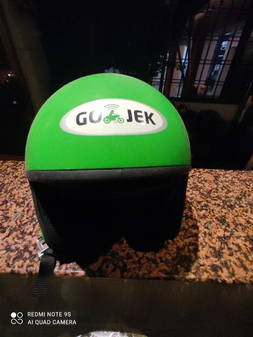 GOJEK Jacket and Helmet, Motorcycles, Motorcycle Apparel on Carousell