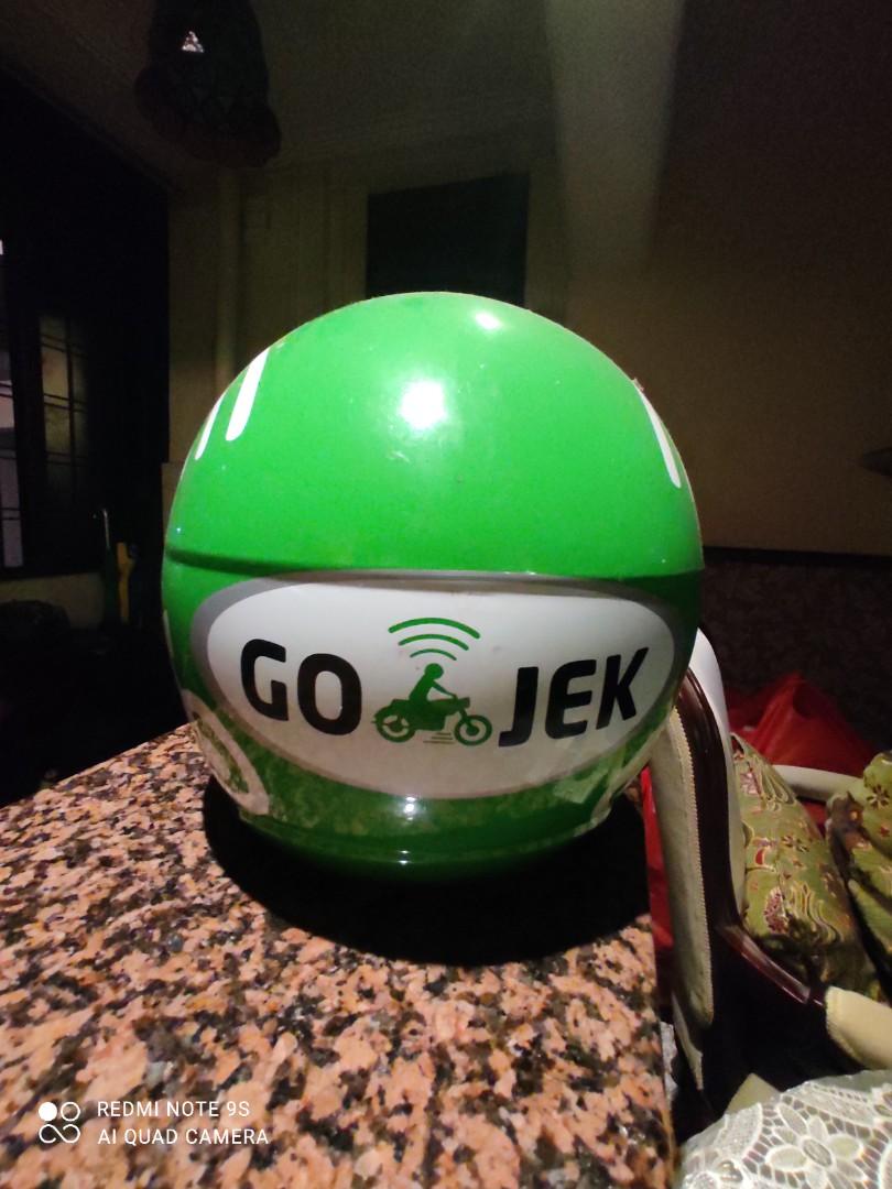 GOJEK Jacket and Helmet, Motorcycles, Motorcycle Apparel on Carousell