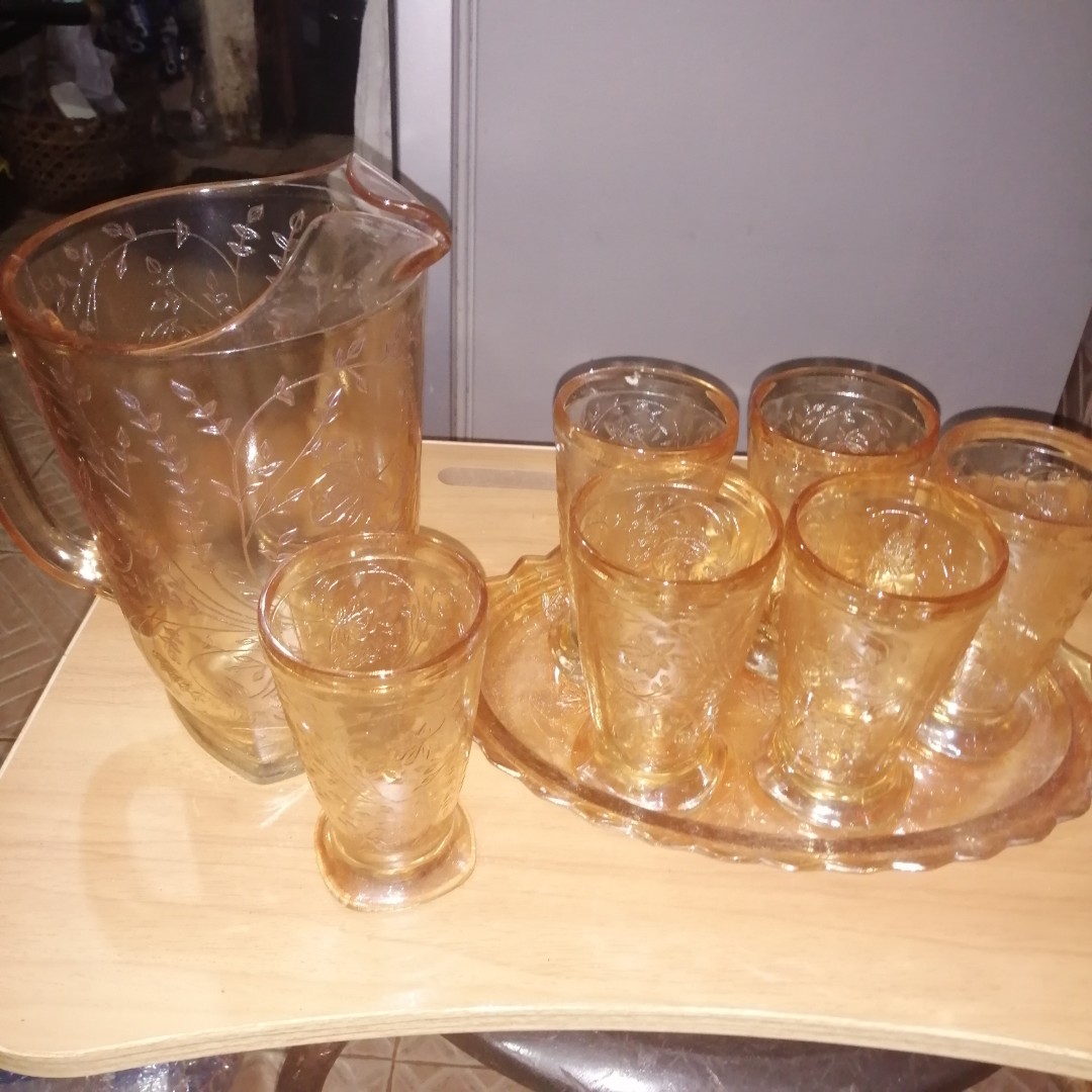 Peach color Vintage pitchel set, Hobbies & Toys, Memorabilia ...