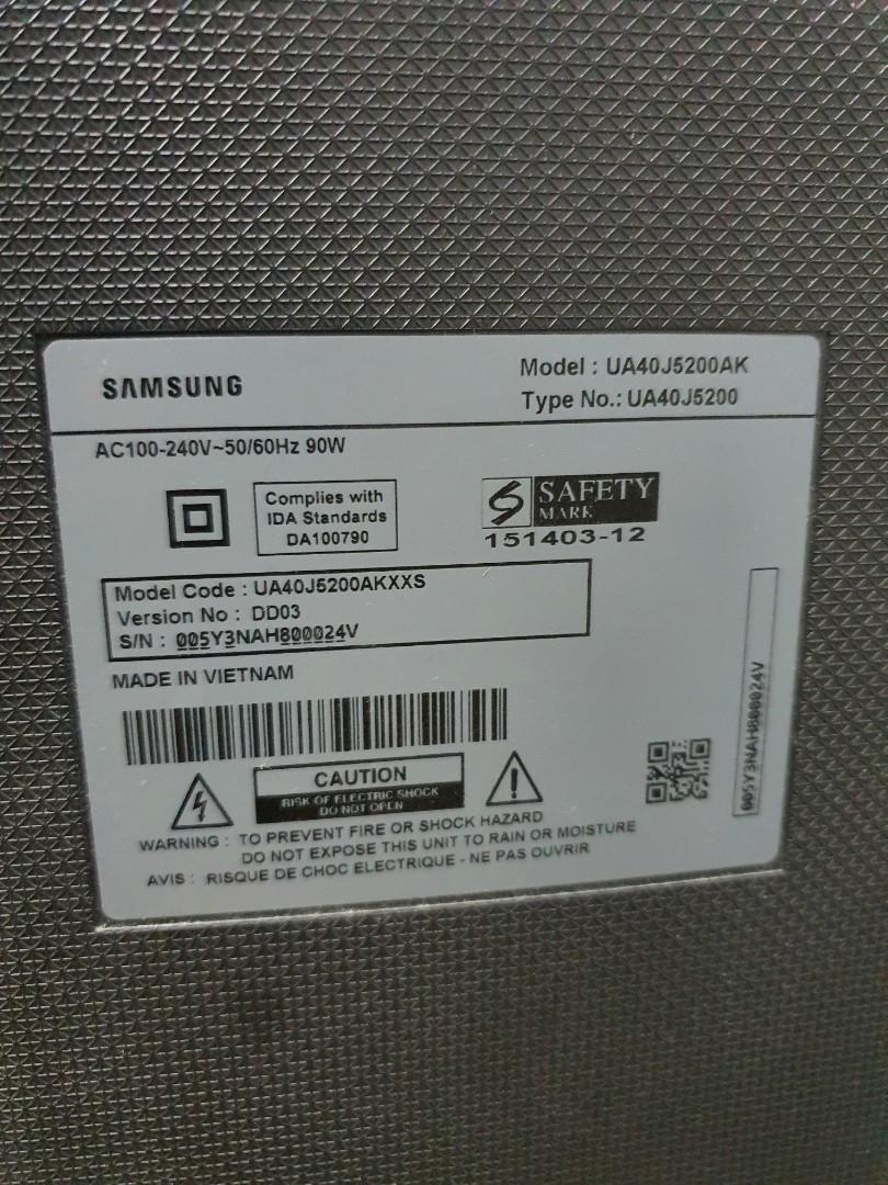 Samsung 40 inch Smart TV (cracked screen), TV & Home Appliances, TV ...