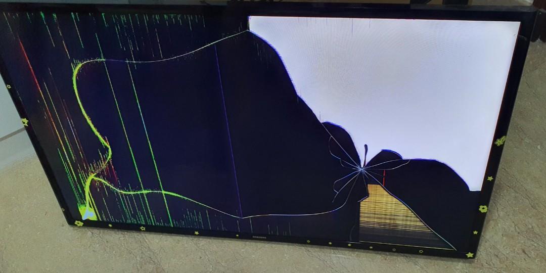 Samsung 40 inch Smart TV (cracked screen), TV & Home Appliances, TV ...