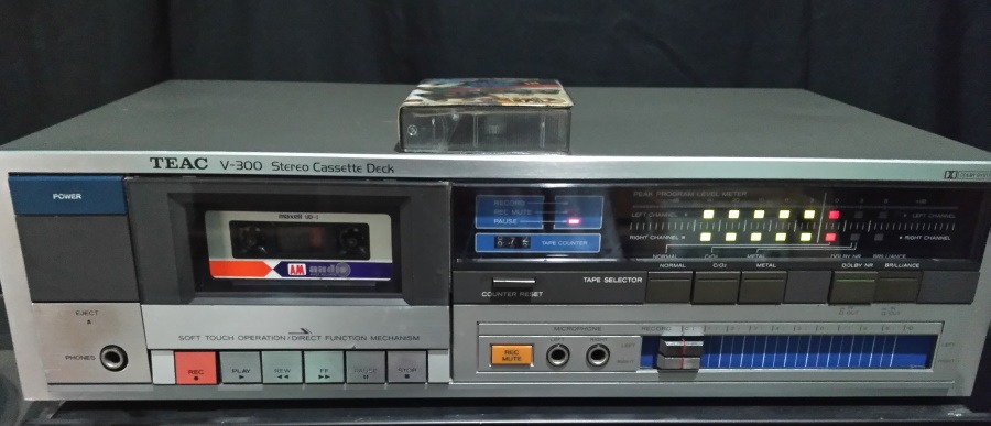 TEAC V-300 Stereo Cassette Deck, Audio, Portable Music Players on Carousell