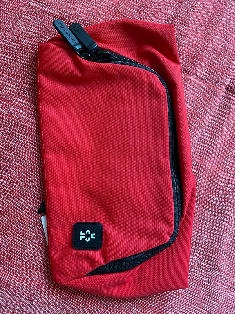 Crumpler Clam Chowder Hip Bag, Men's Fashion, Bags, Sling Bags on Carousell