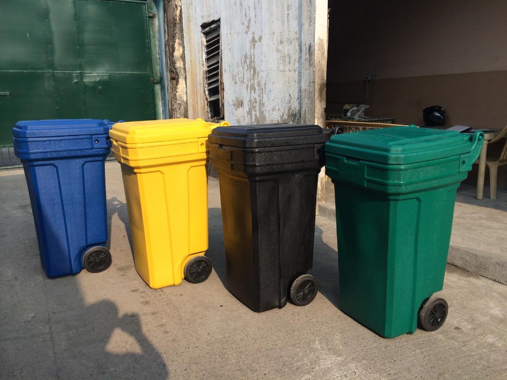 mobile trash bin roller king, Furniture & Home Living, Cleaning ...